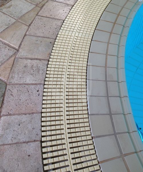 Pool gratings - Swimming pool grating | Röchling EN Pool gratings - Swimming pool grating | Röchling EN